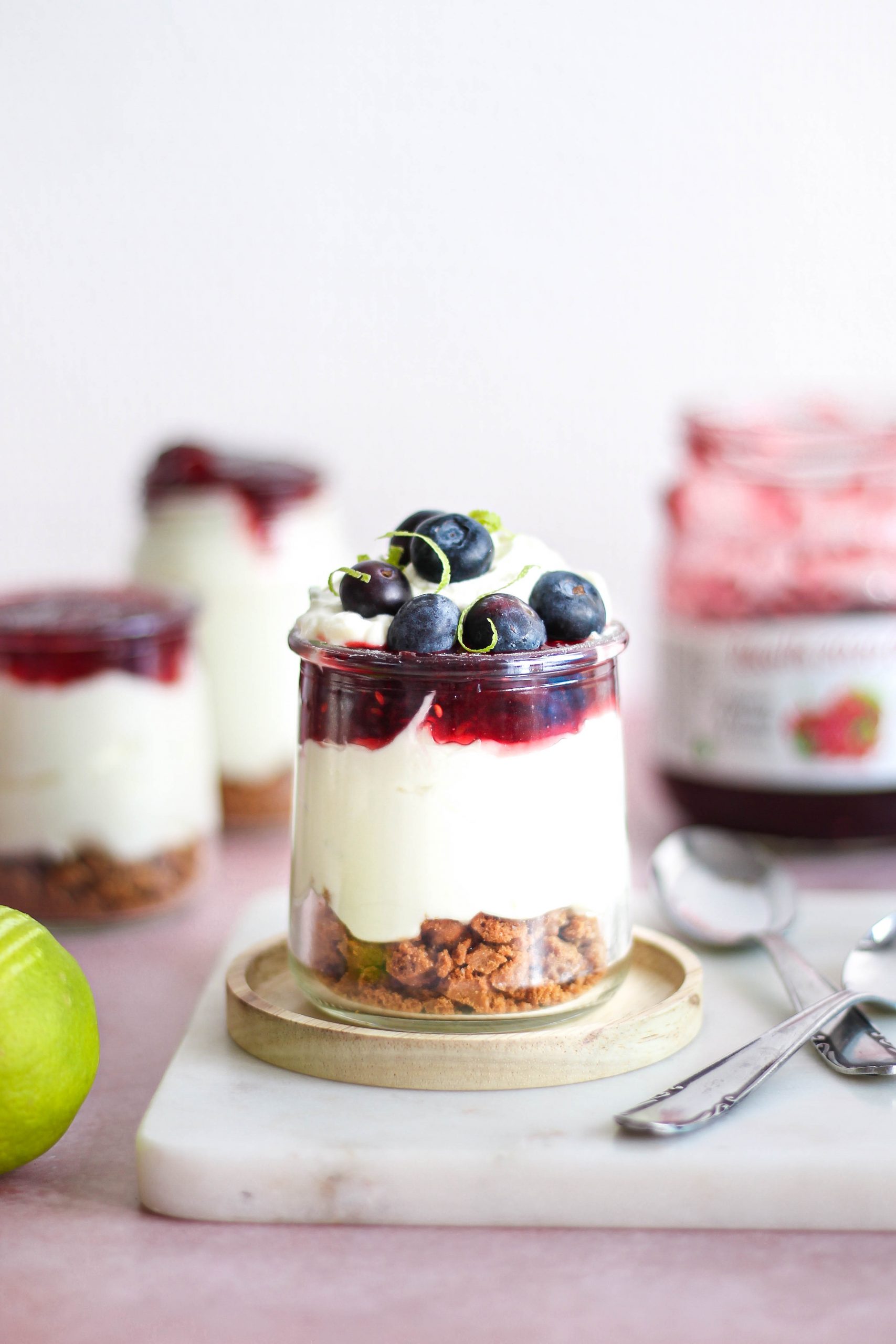 Verrines façon cheesecake aux fruits rouges — stoemp it up