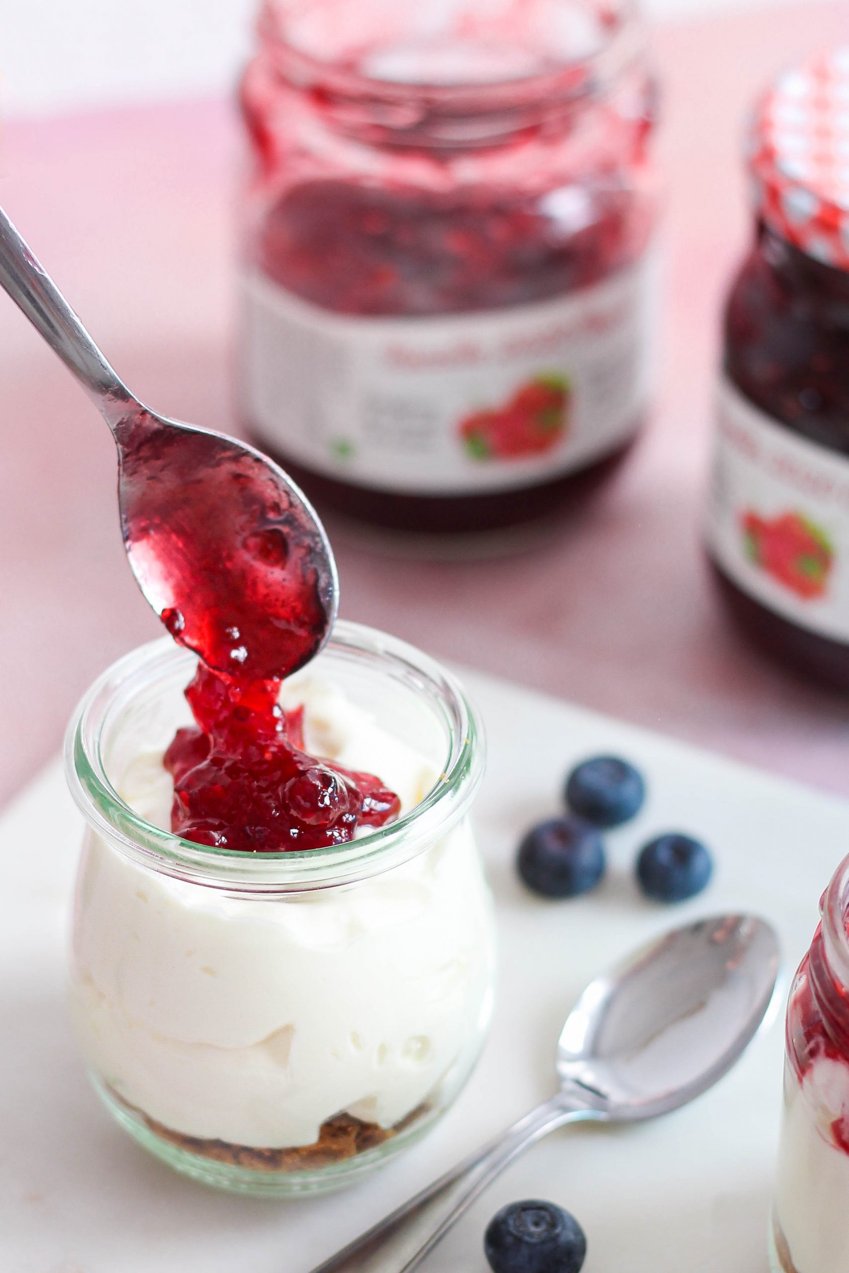 Verrines façon cheesecake aux fruits rouges — stoemp it up