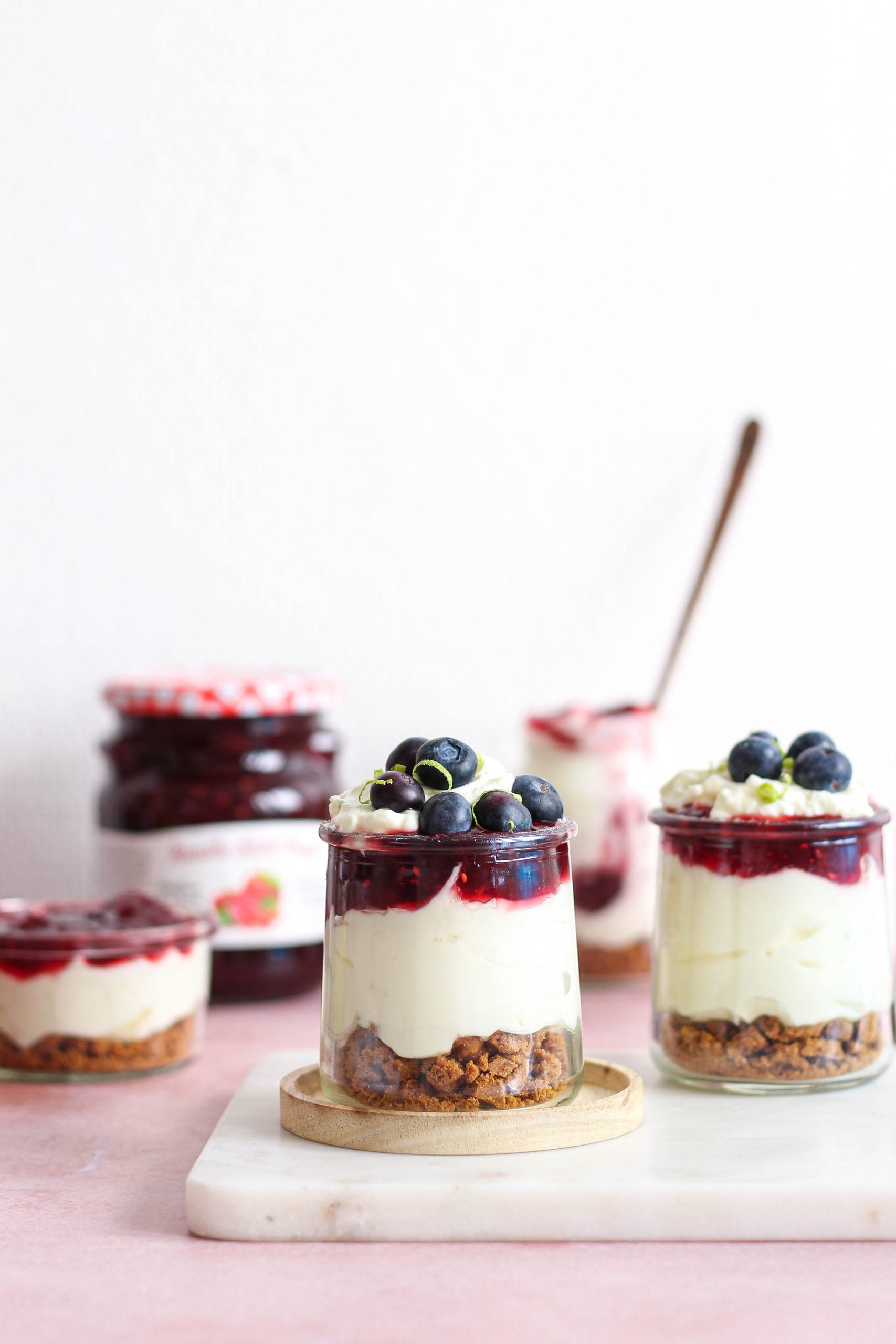 Verrines façon cheesecake aux fruits rouges — stoemp it up