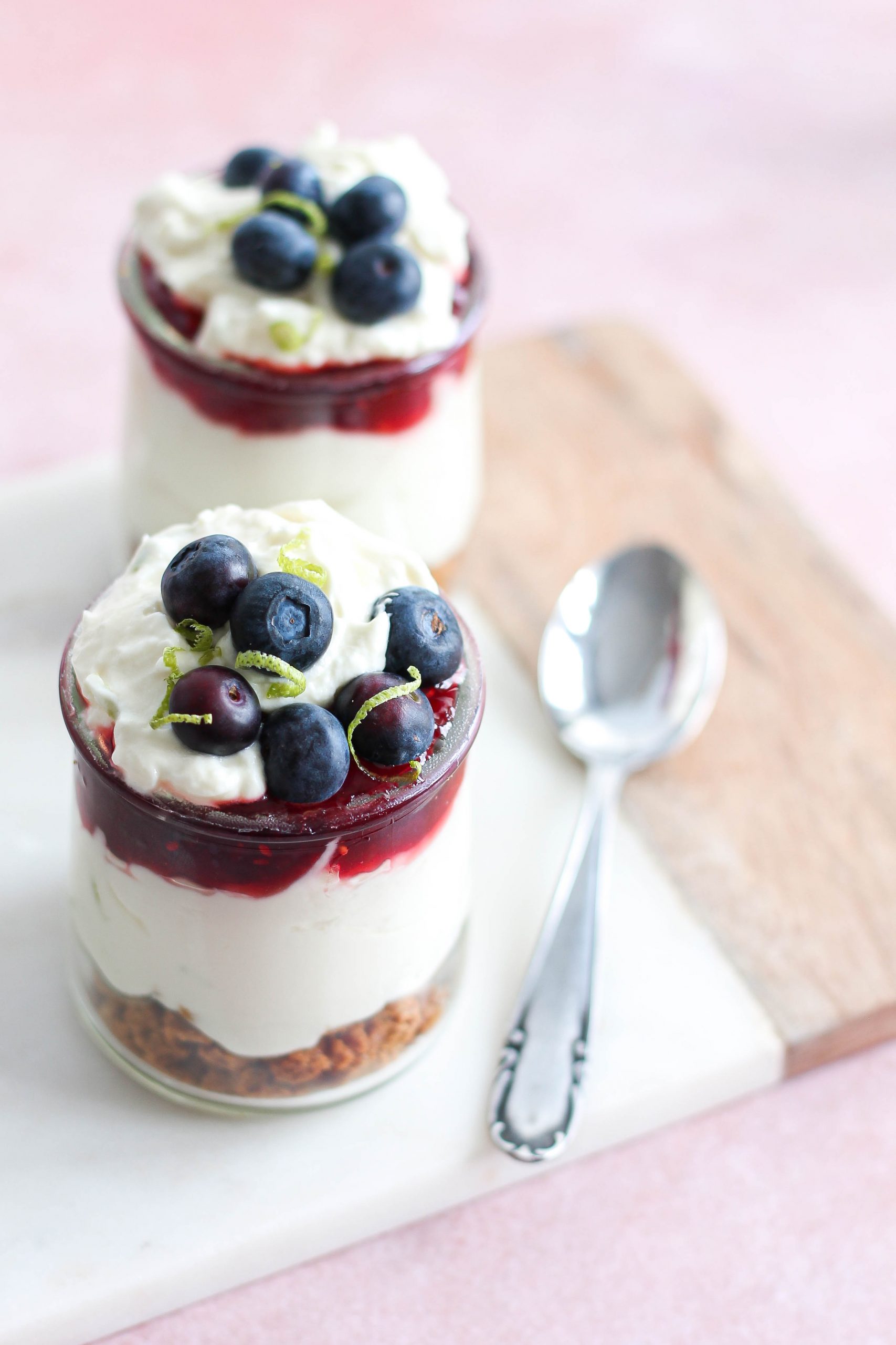 Verrines façon cheesecake aux fruits rouges — stoemp it up